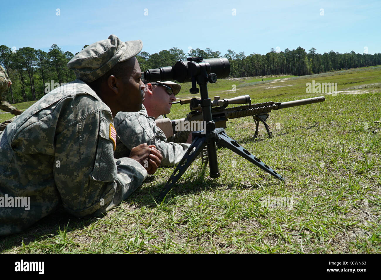 U.S. Soldiers with HHC, 4-118th Combined Arms Battalion, South Carolina ...