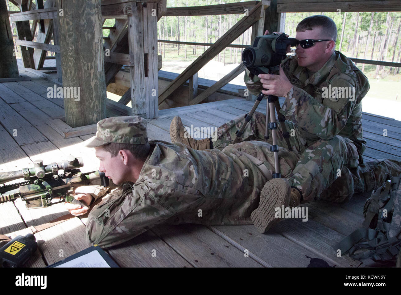 U.S. Soldiers with HHC, 4-118th Combined Arms Battalion, South Carolina ...