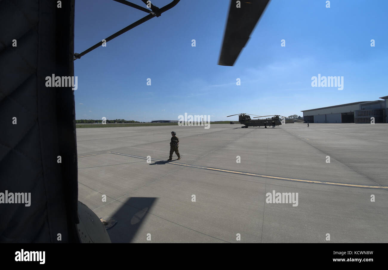 S.C. Army National Guard Soldiers assigned to 59th Aviation Troop ...