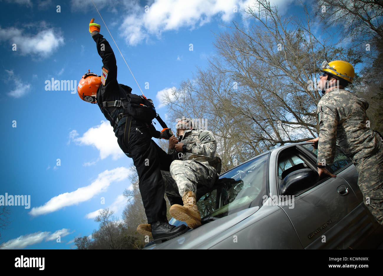 U.S. Soldiers from the 59th Aviation Troop Command, South Carolina Army ...