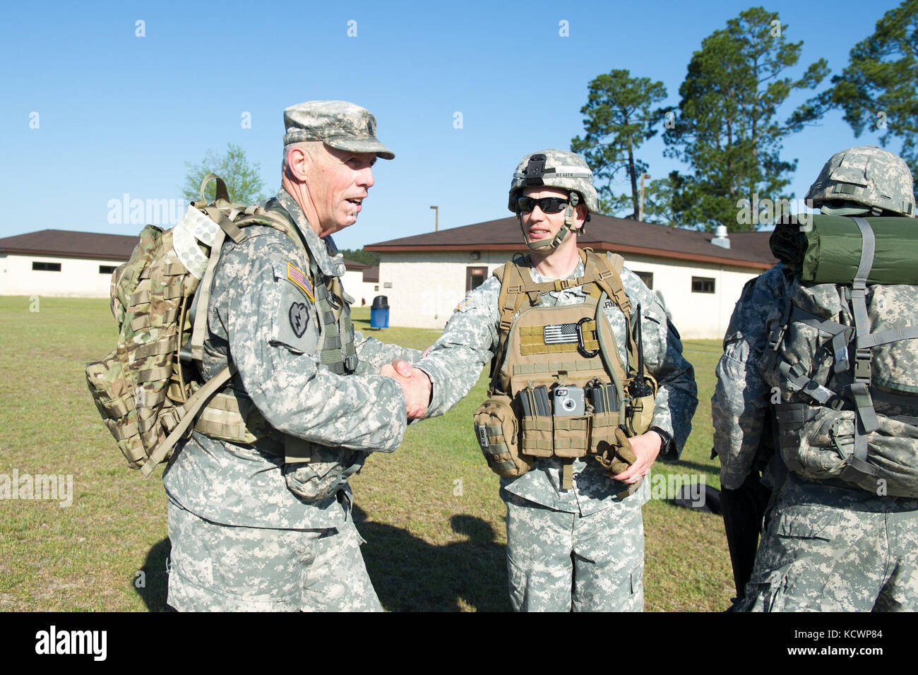 U s soldiers conduct ruck march hi-res stock photography and images - Alamy