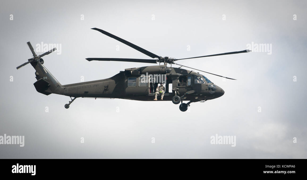 U.S. Soldiers from the 59th Aviation Troop Command, South Carolina Army ...