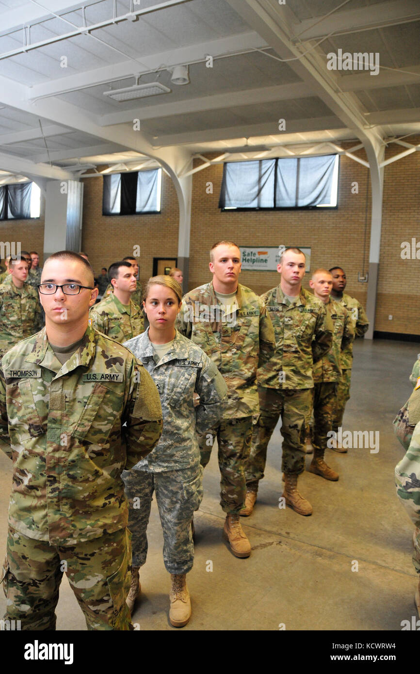 South Carolina Army National Guard Soldiers attend one last drill with ...