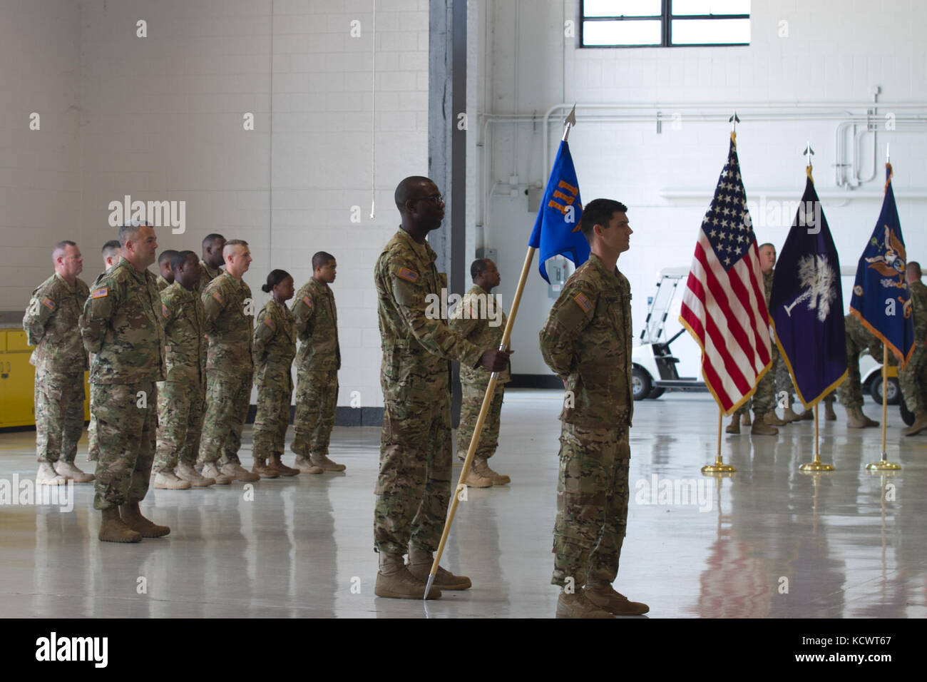 U.S. Army Soldiers of A-Company, 1-111th General Support Aviation ...