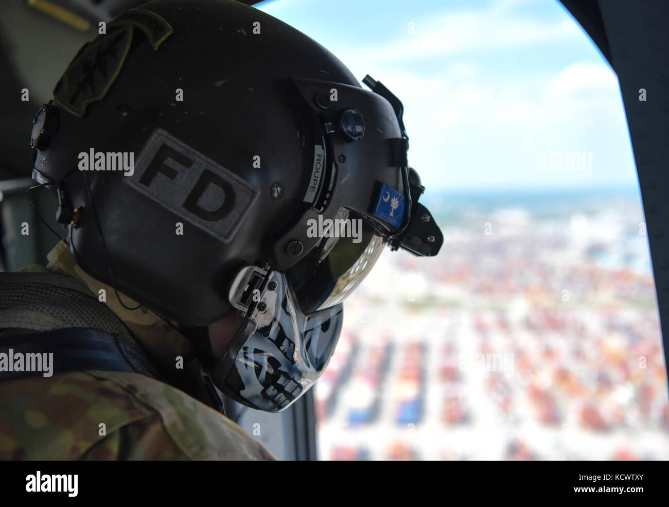 Chief flying hawk hi-res stock photography and images - Alamy