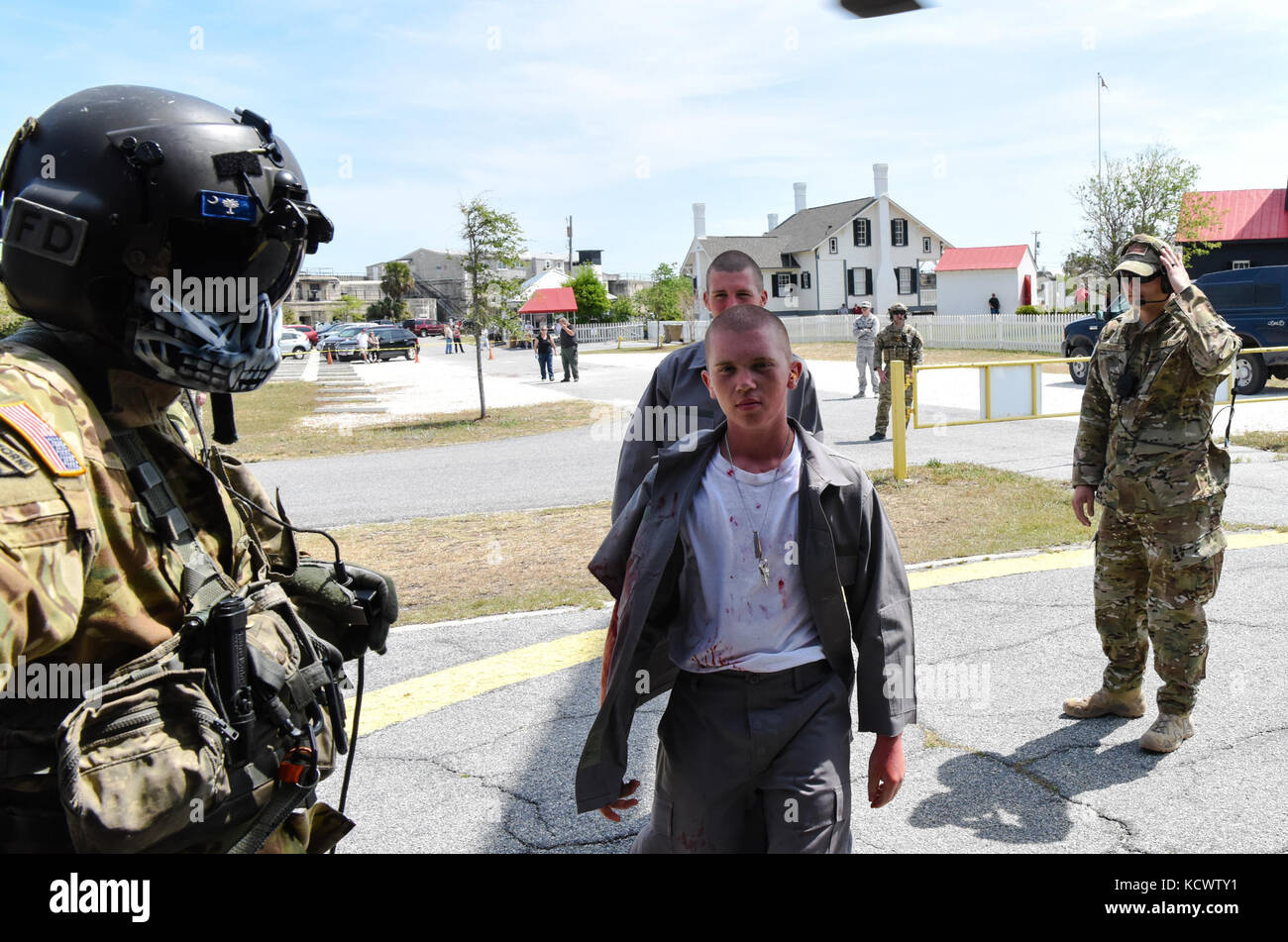 U.S. Army Sgt. David Roupe, Detachment 1, Charlie Co., 2-238 General ...