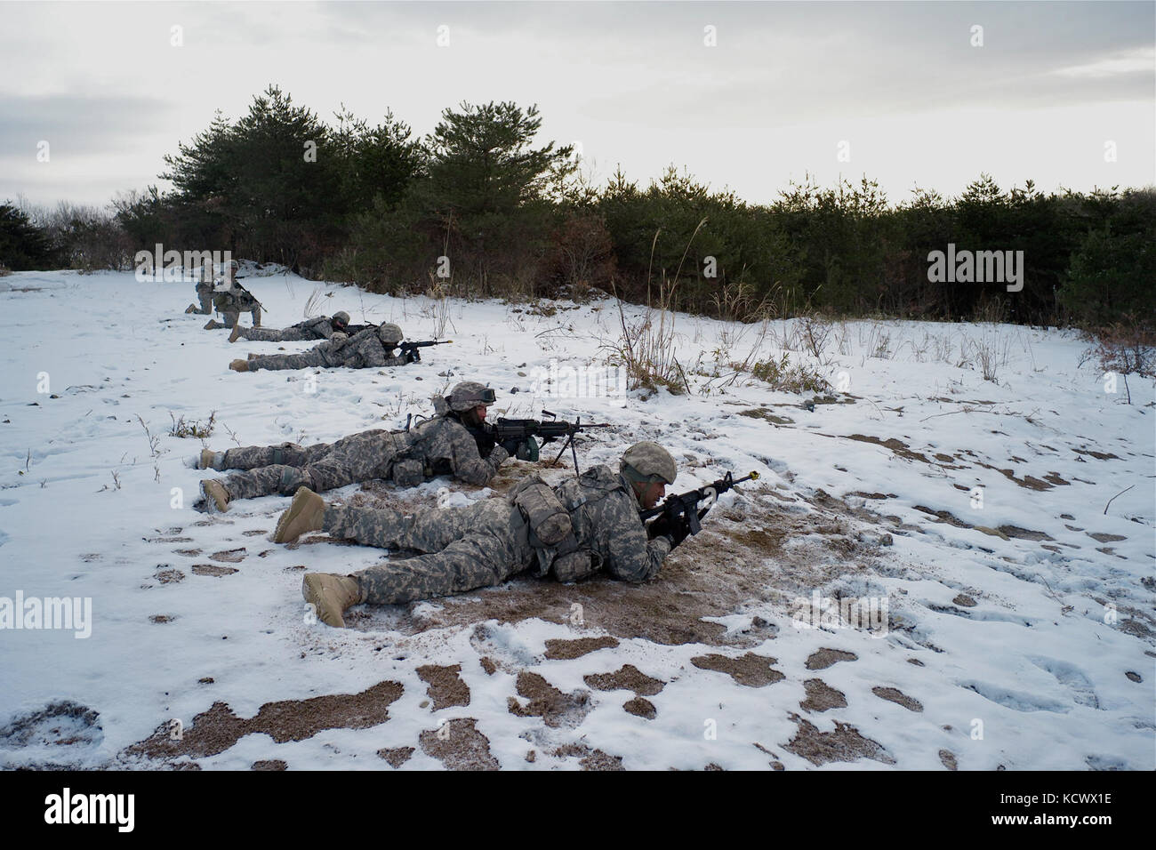 Soldiers in the snow on operations Stock Photo - Alamy
