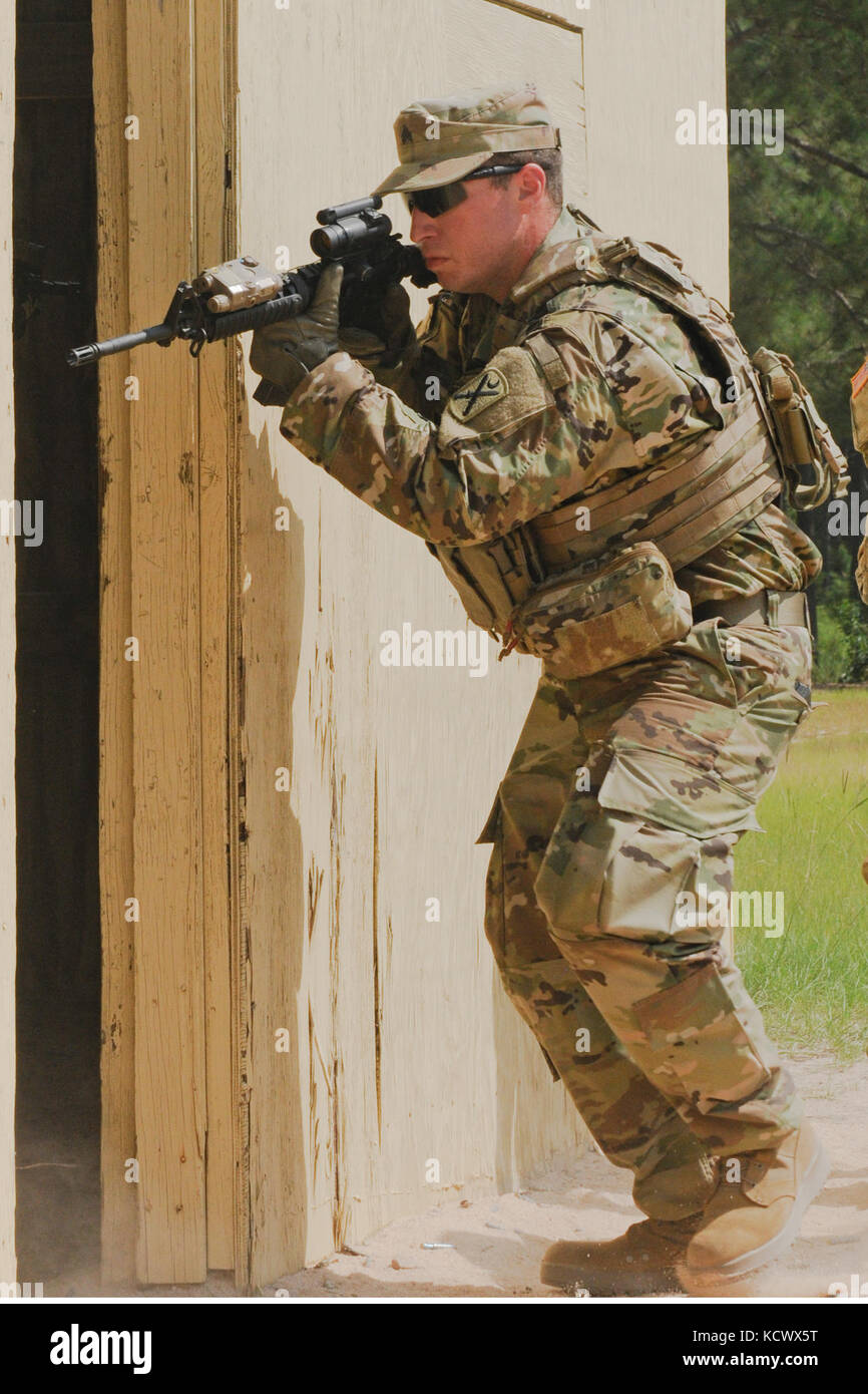 Soldiers with 1st Battalion, 118th Infantry Regiment, South Carolina ...