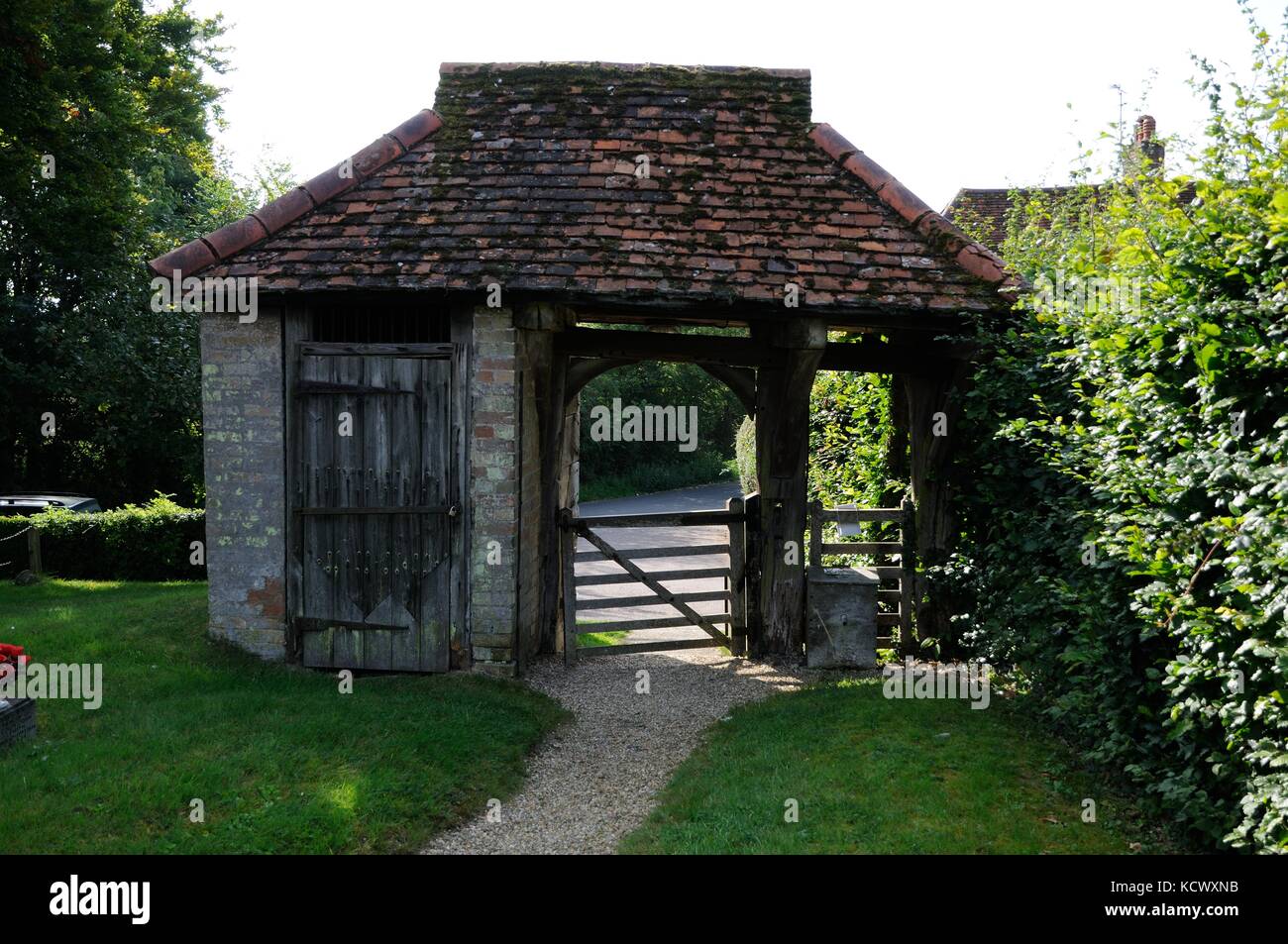 Lychgate/Lockup, Anstey, Hertfordshire. St Georges is reached through ...