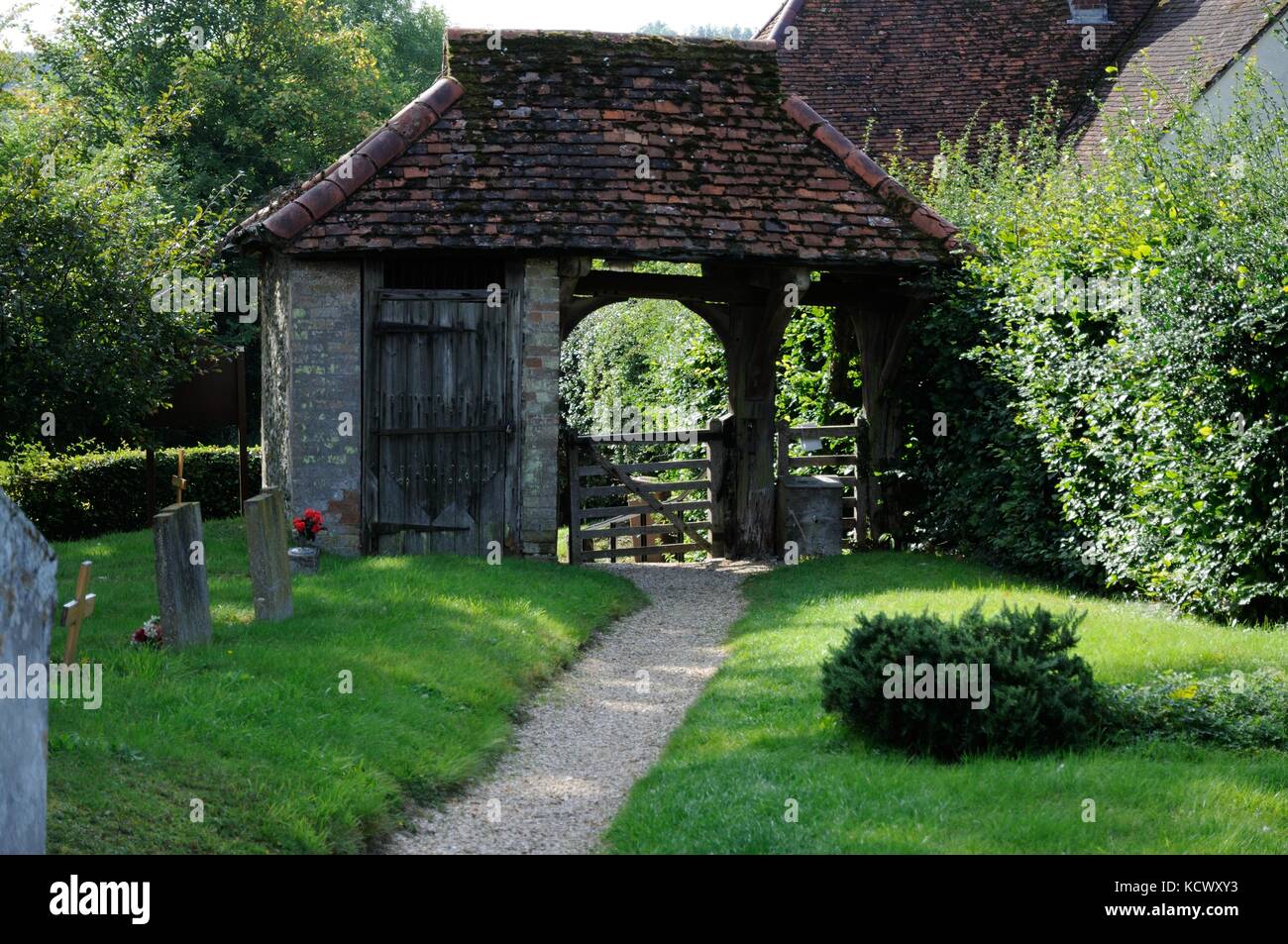 Lychgate lych gate hi-res stock photography and images - Alamy