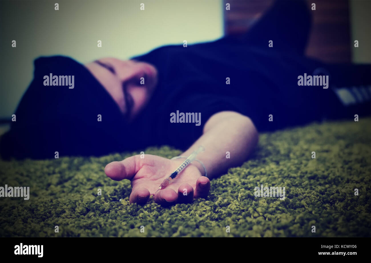 Female drug addict syringe in hi-res stock photography and images - Alamy