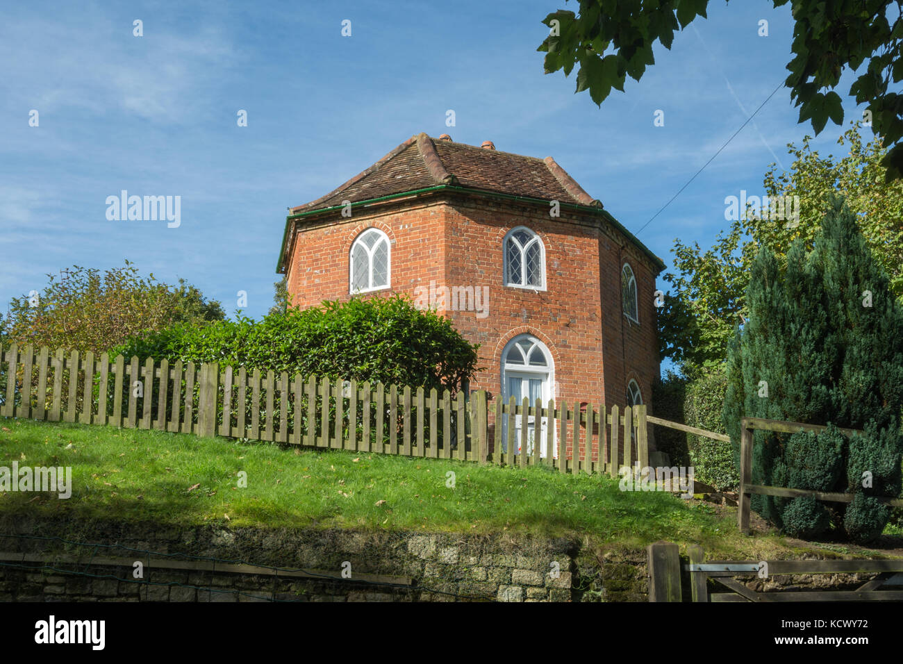 Albury village surrey uk hi-res stock photography and images - Alamy
