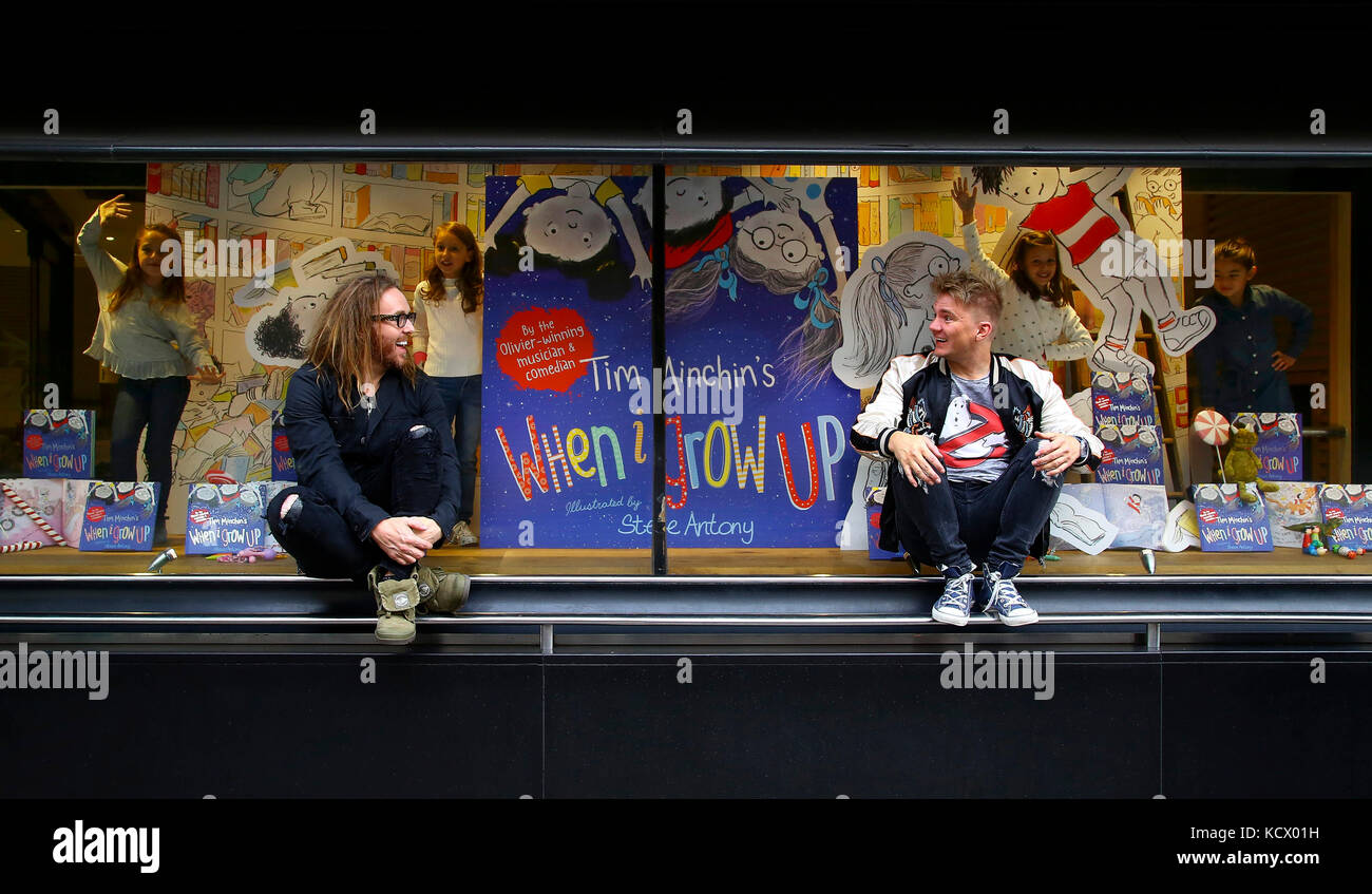 Illustrator steve antony sit hi-res stock photography and images - Alamy