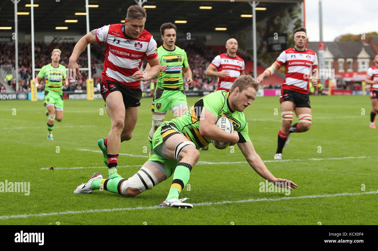 Northampton saints david ribbans hi-res stock photography and images ...