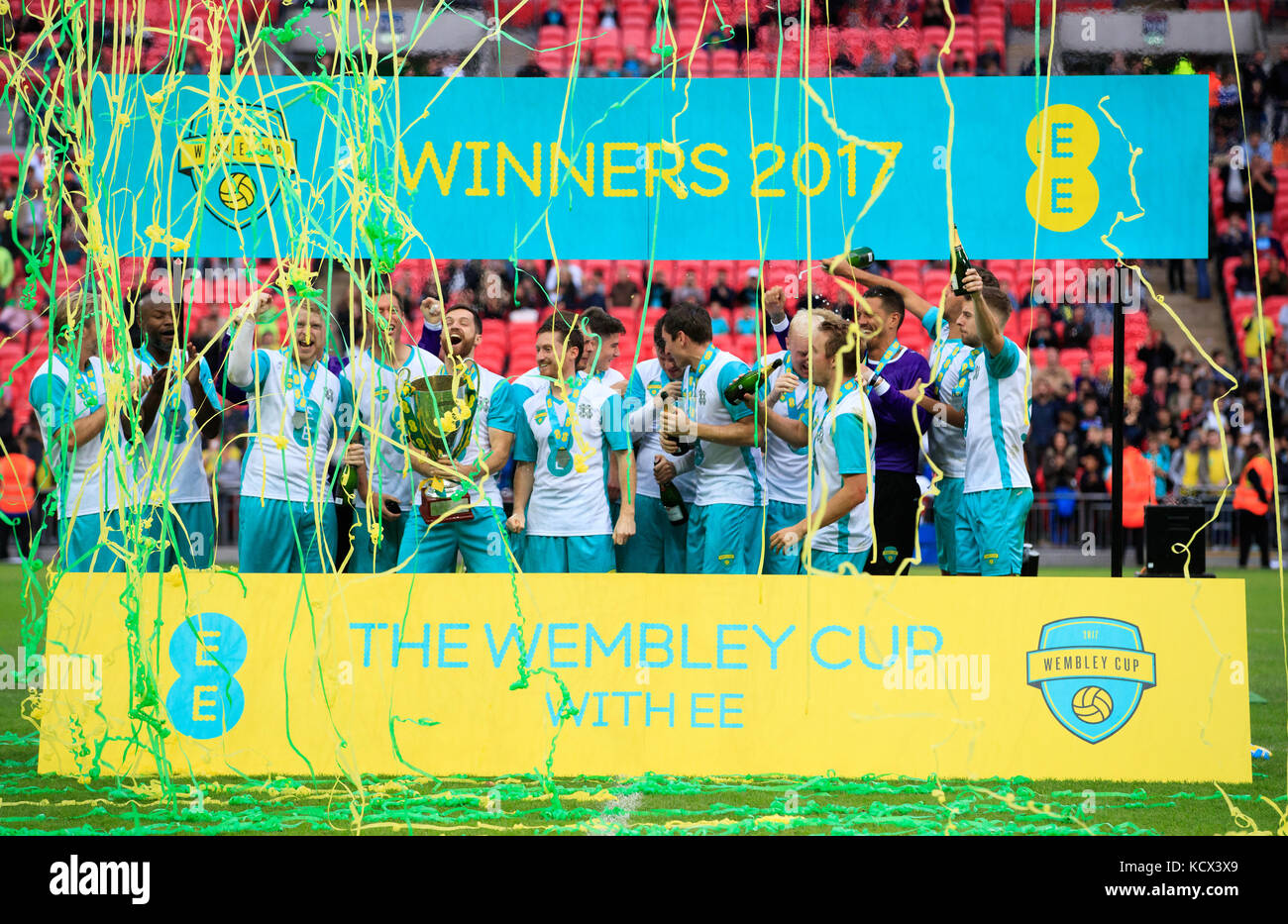 Trophy pictured ee wembley cup final wembley stadium connected hi-res ...