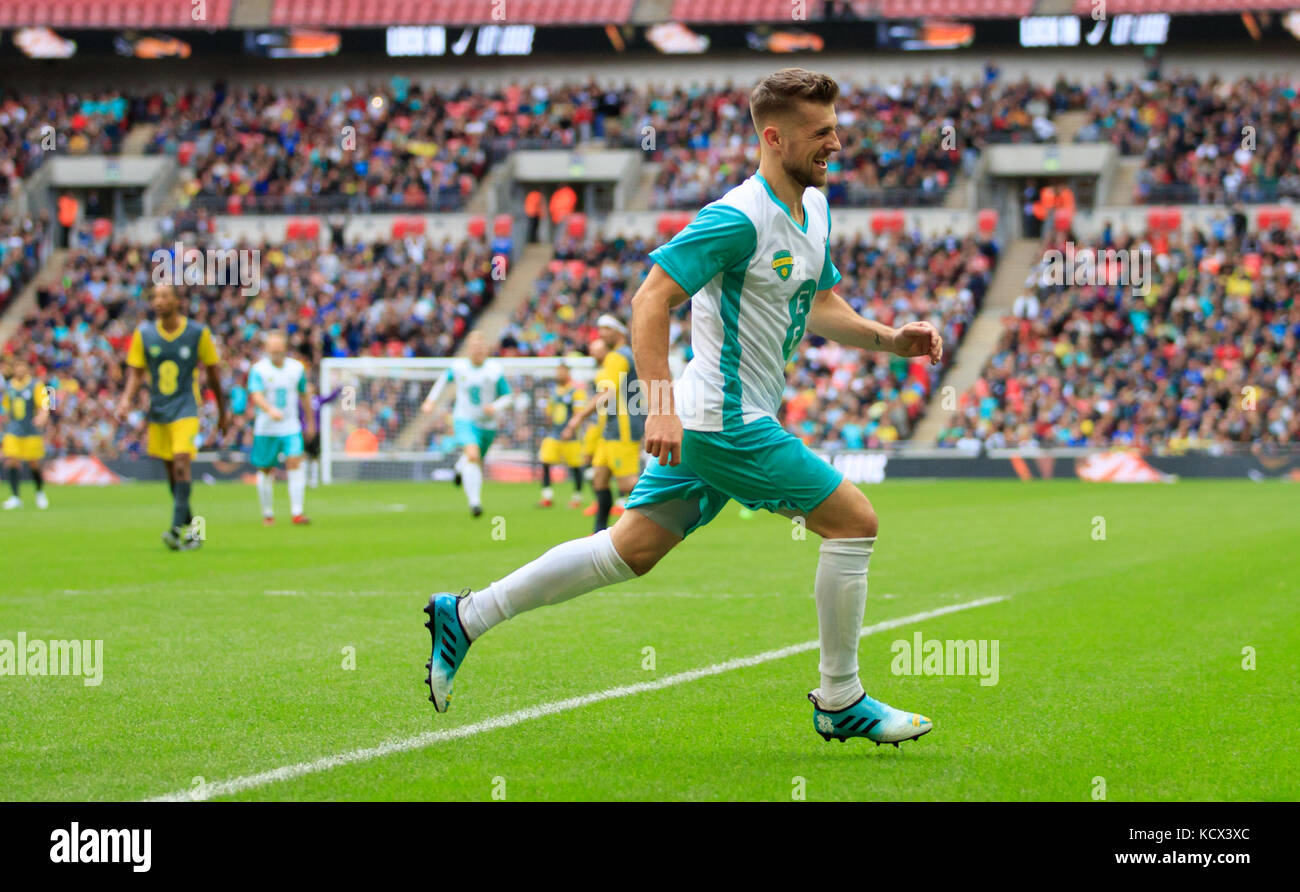 Wembley stadium connected by ee hi-res stock photography and images - Alamy