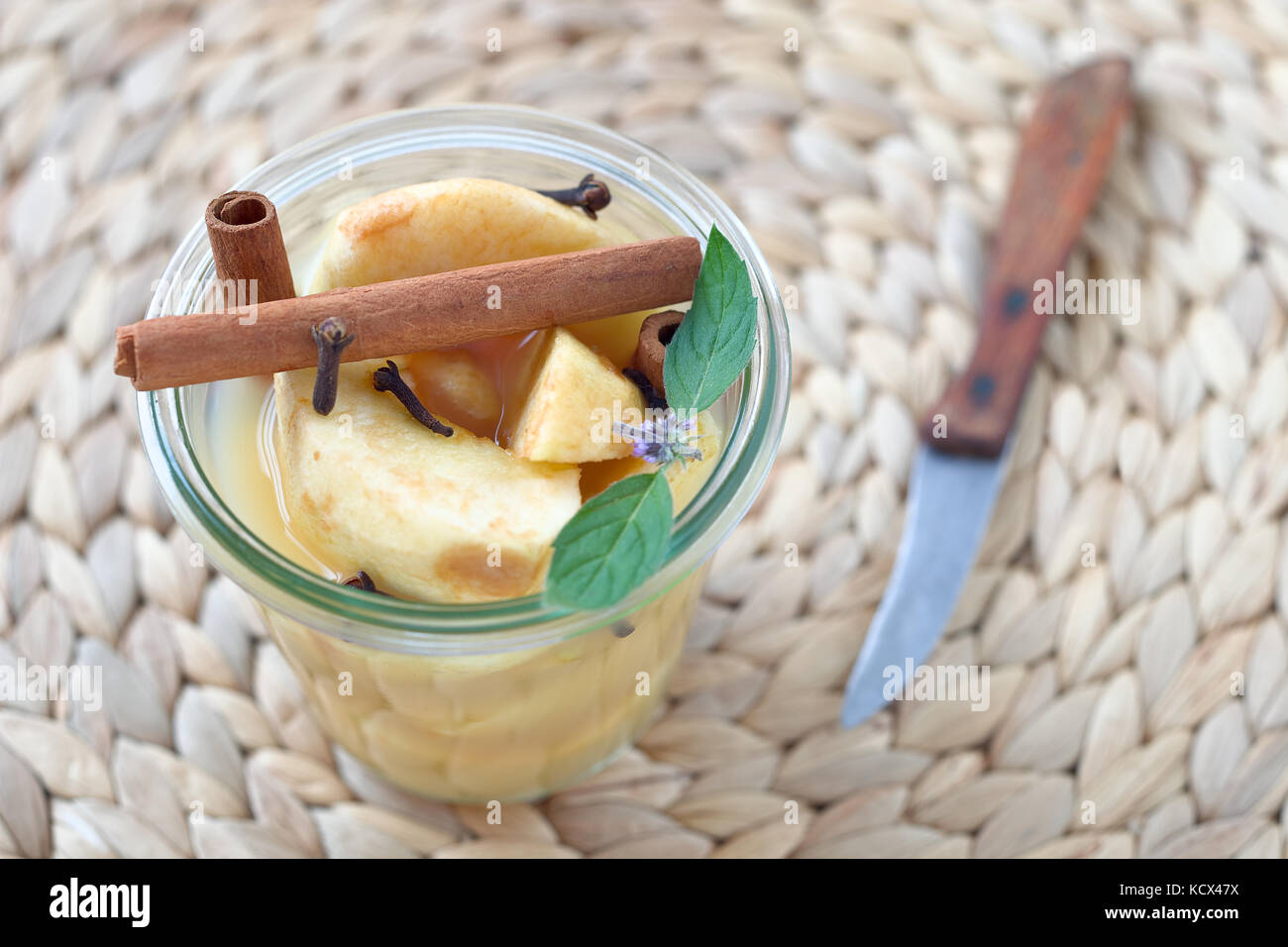 Apple clove hi-res stock photography and images - Alamy