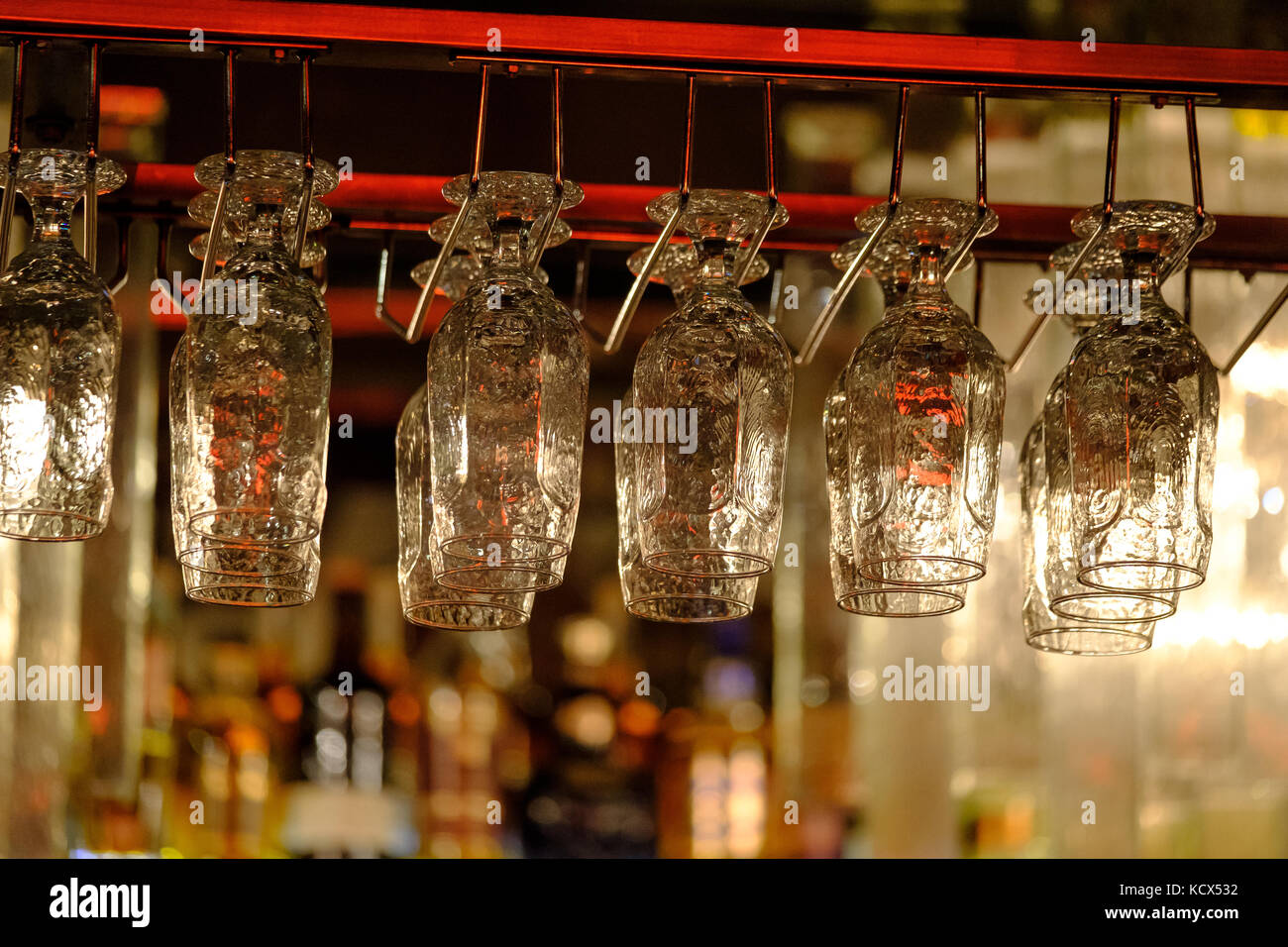 Pub bar glasses hi-res stock photography and images - Alamy