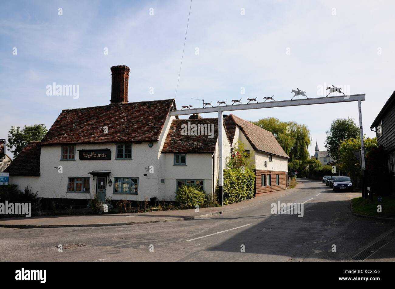Fox hounds pub sign hi-res stock photography and images - Alamy