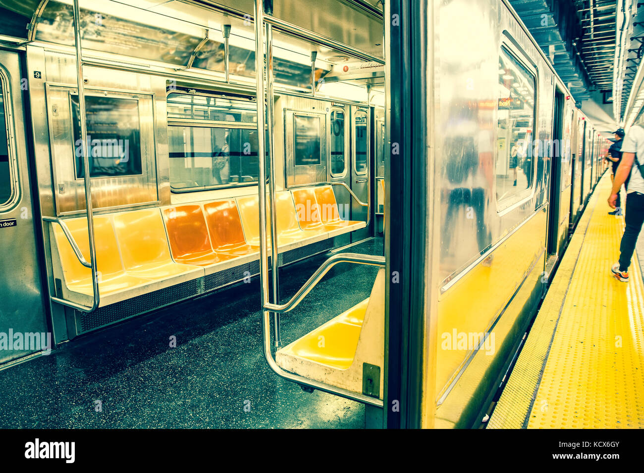 Empty subway car new york hi-res stock photography and images - Alamy