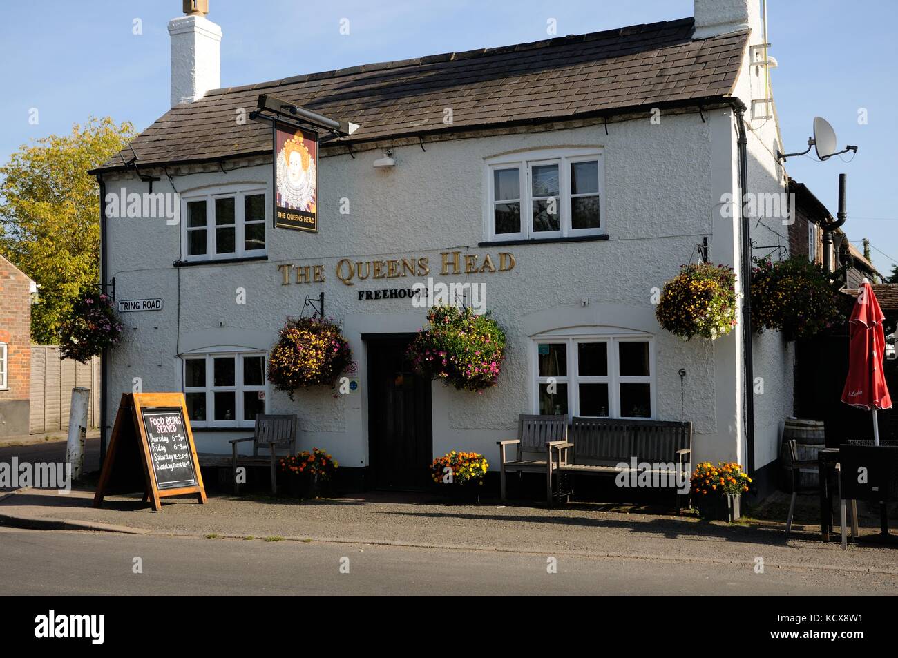 Queens Head Inn, Long Marston, Hertfordshire Stock Photo - Alamy