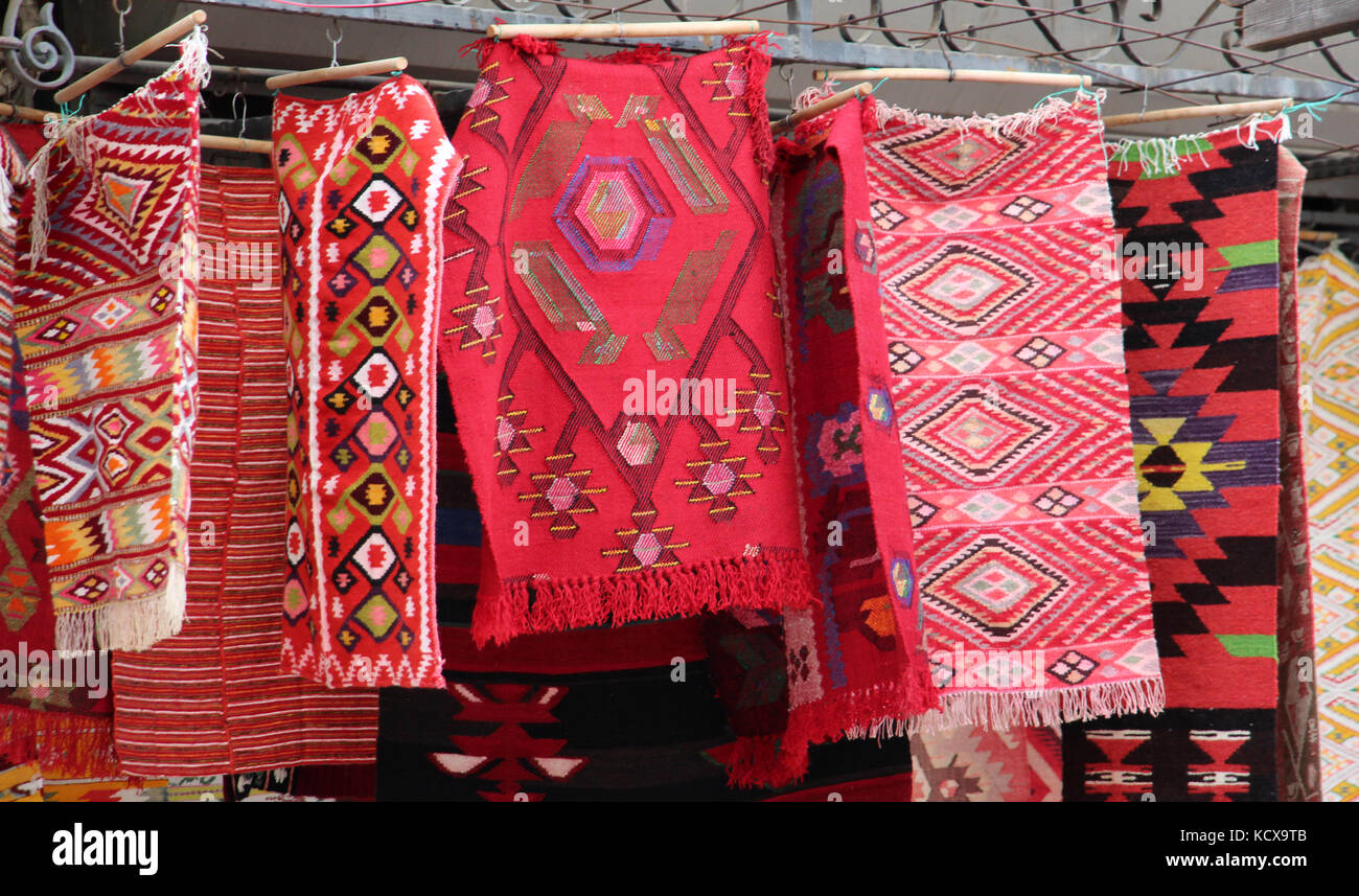 picture of a coooful macedonian hand made traditional woolen rugs ...
