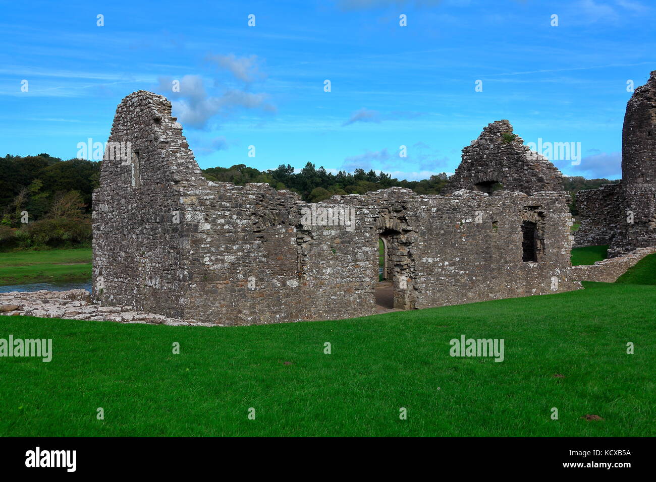 An outer castle building which has been reduced to just an empty shell ...