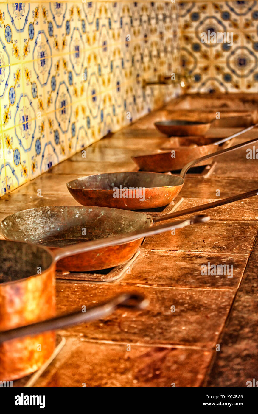 Vintage kitchen stove hi-res stock photography and images - Alamy