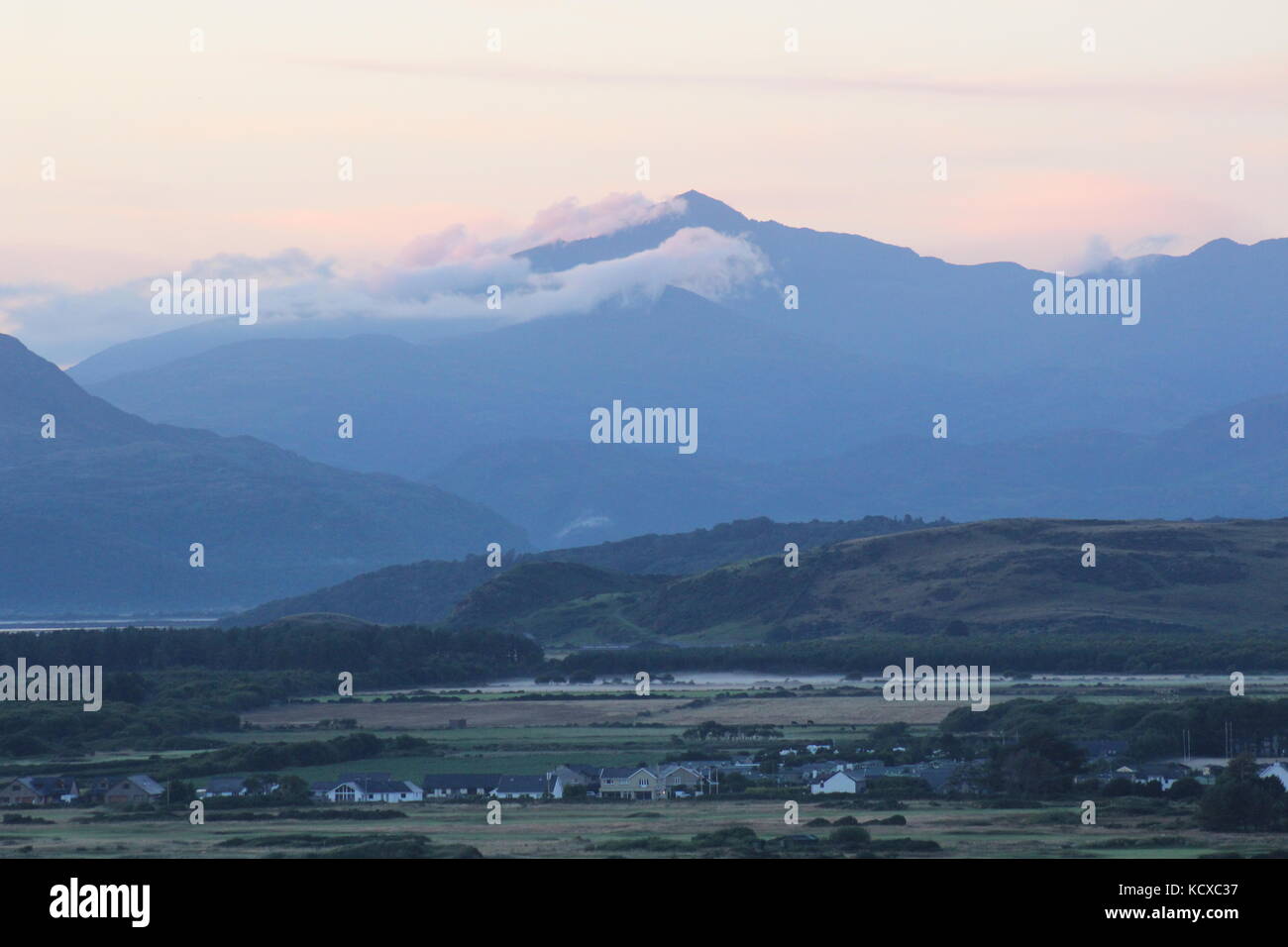 Extreme views hi-res stock photography and images - Alamy