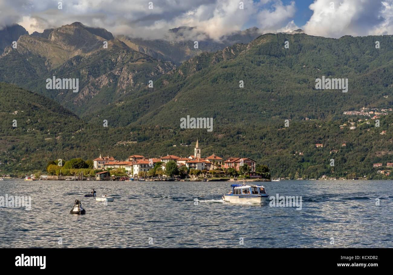 Isola dei pescatori and lago maggiore hi-res stock photography and ...