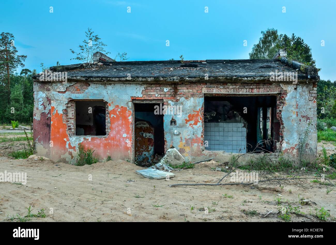Old demolished building. An abandoned military unit building Stock ...