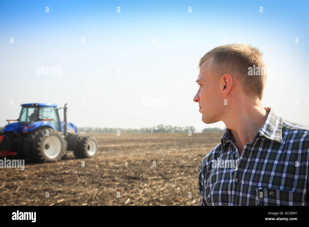 Man in a field hi-res stock photography and images - Alamy
