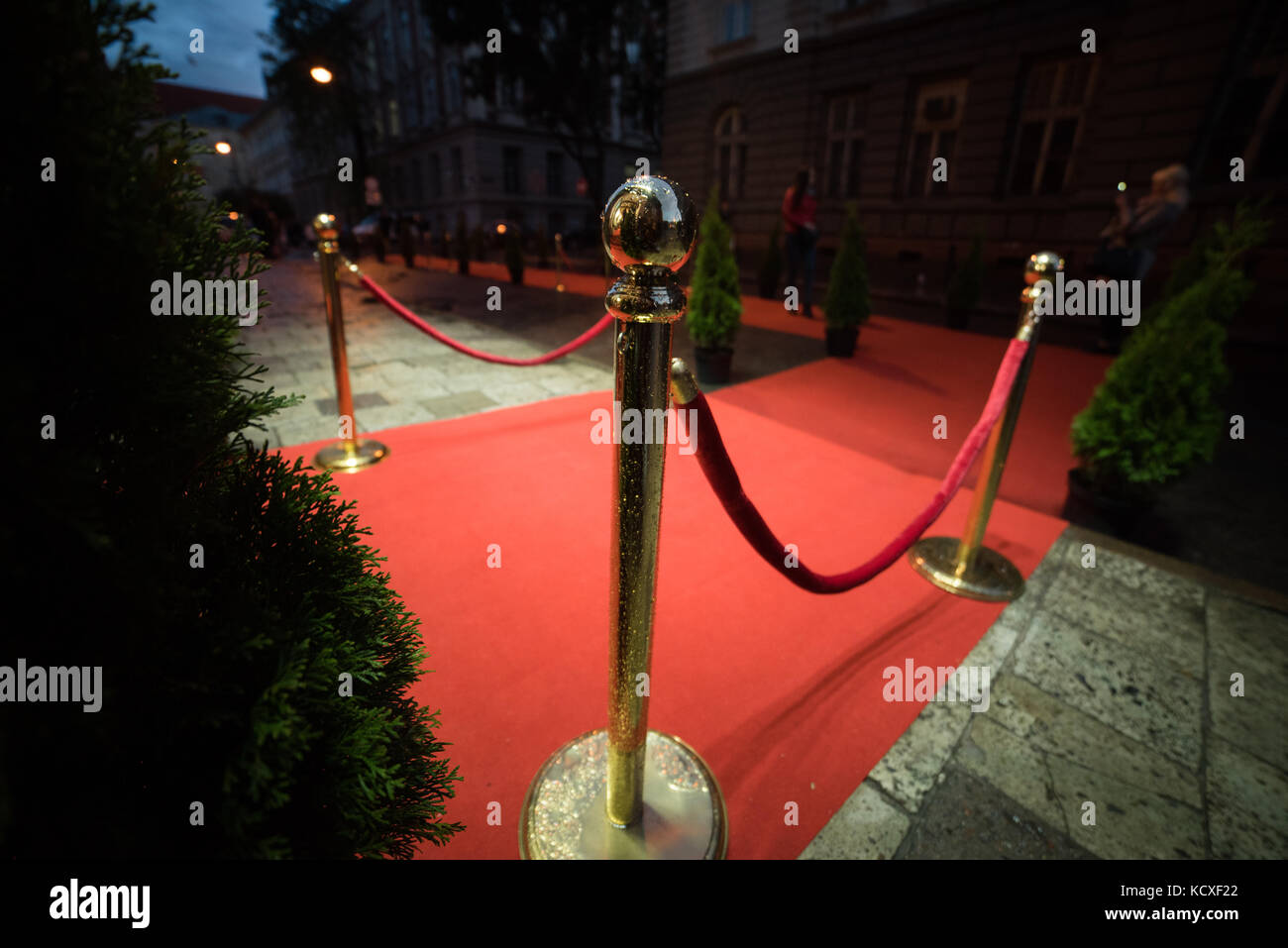 Red Carpet - is traditionally used to mark the route taken by heads of ...