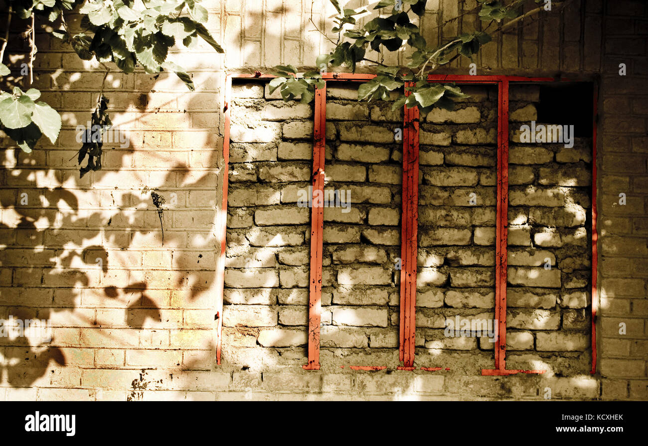 Windows ajar hi-res stock photography and images - Alamy