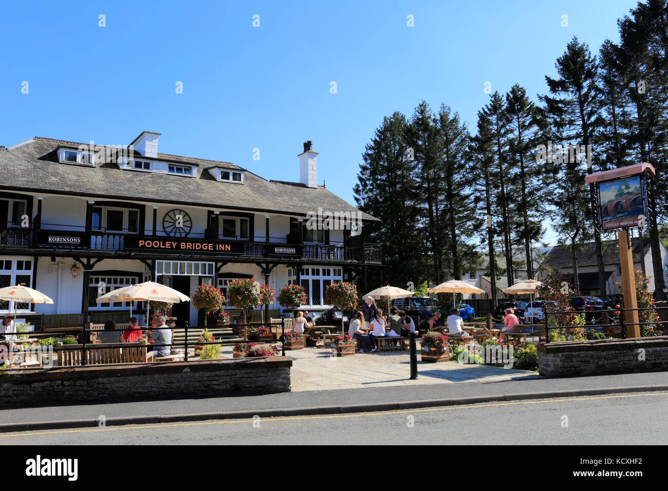 The Pooley Bridge Inn, Pooley Bridge village, Lake District National ...