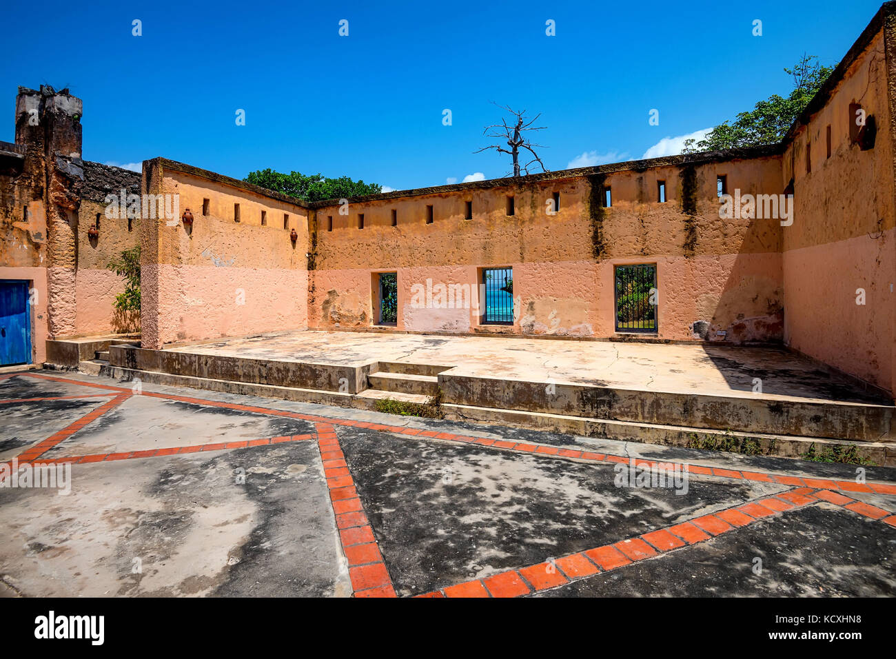 The old prison courtyard on Prison Island Stock Photo - Alamy