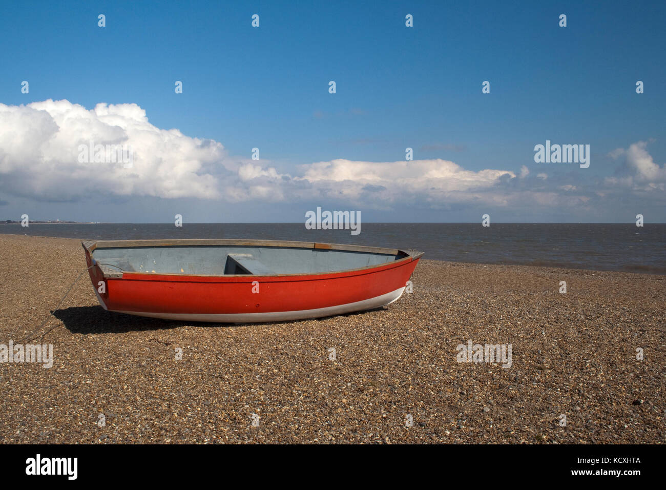 Boat on dunwich beach suffolk hi-res stock photography and images - Alamy