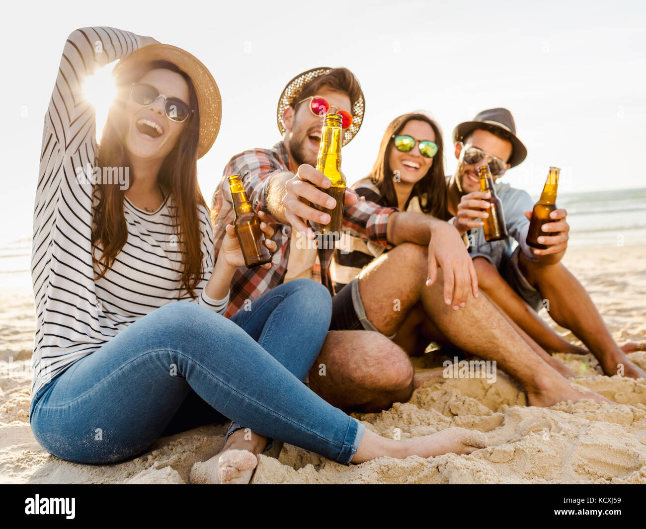 Teenagers chilling together hi-res stock photography and images - Alamy