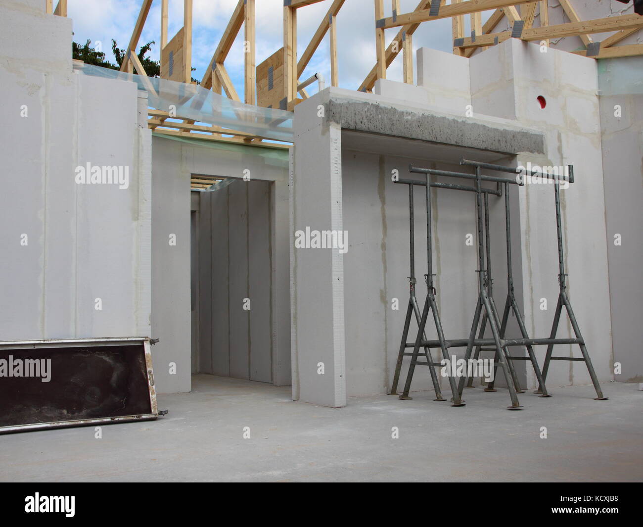 Raw walls hi-res stock photography and images - Alamy