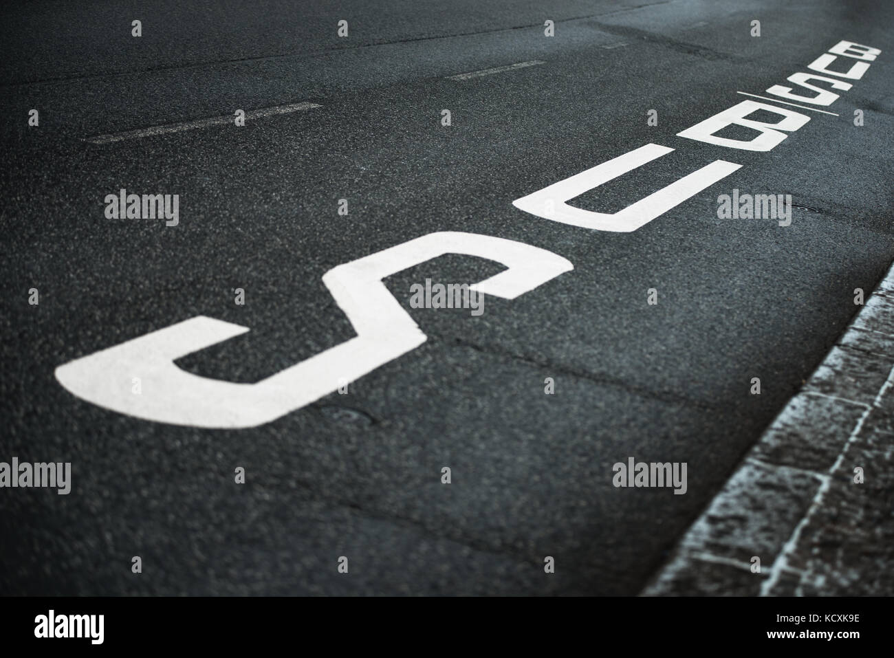 Vintage bus station sign hi-res stock photography and images - Alamy