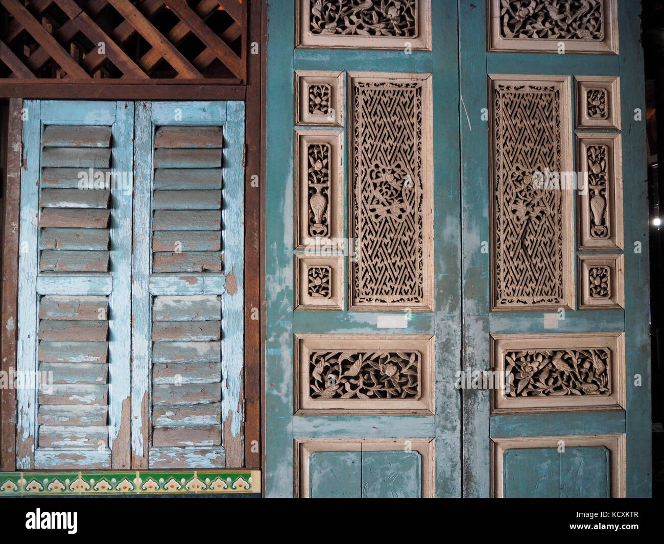 Traditional carvings on door Stock Photo - Alamy