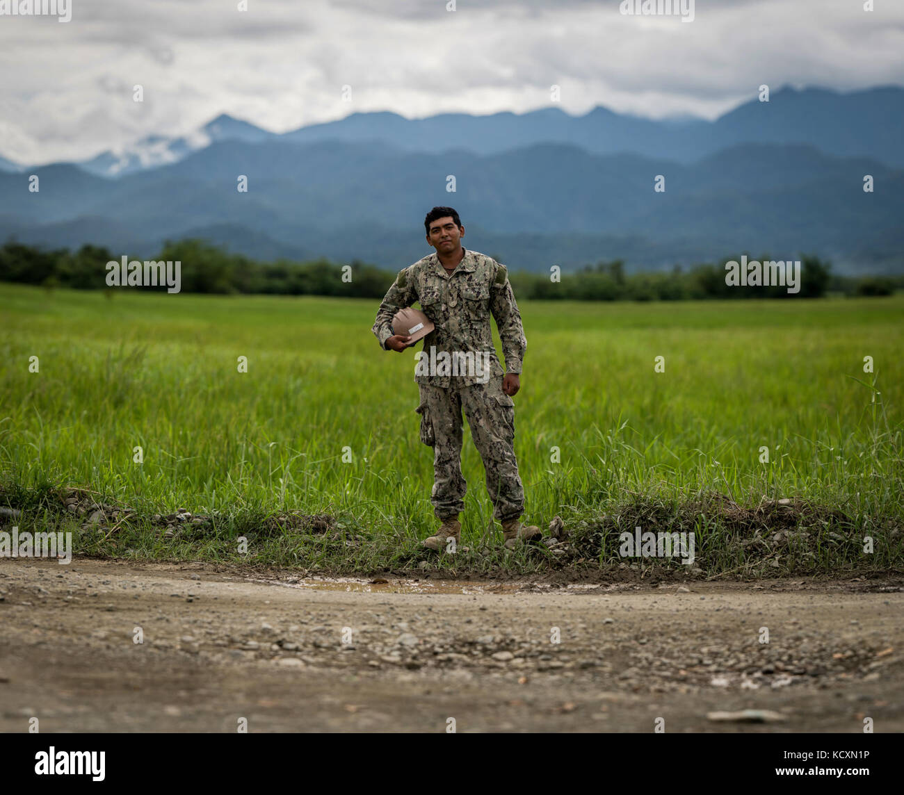 A U.S. Navy utilities constructionman with Naval Mobile Construction ...
