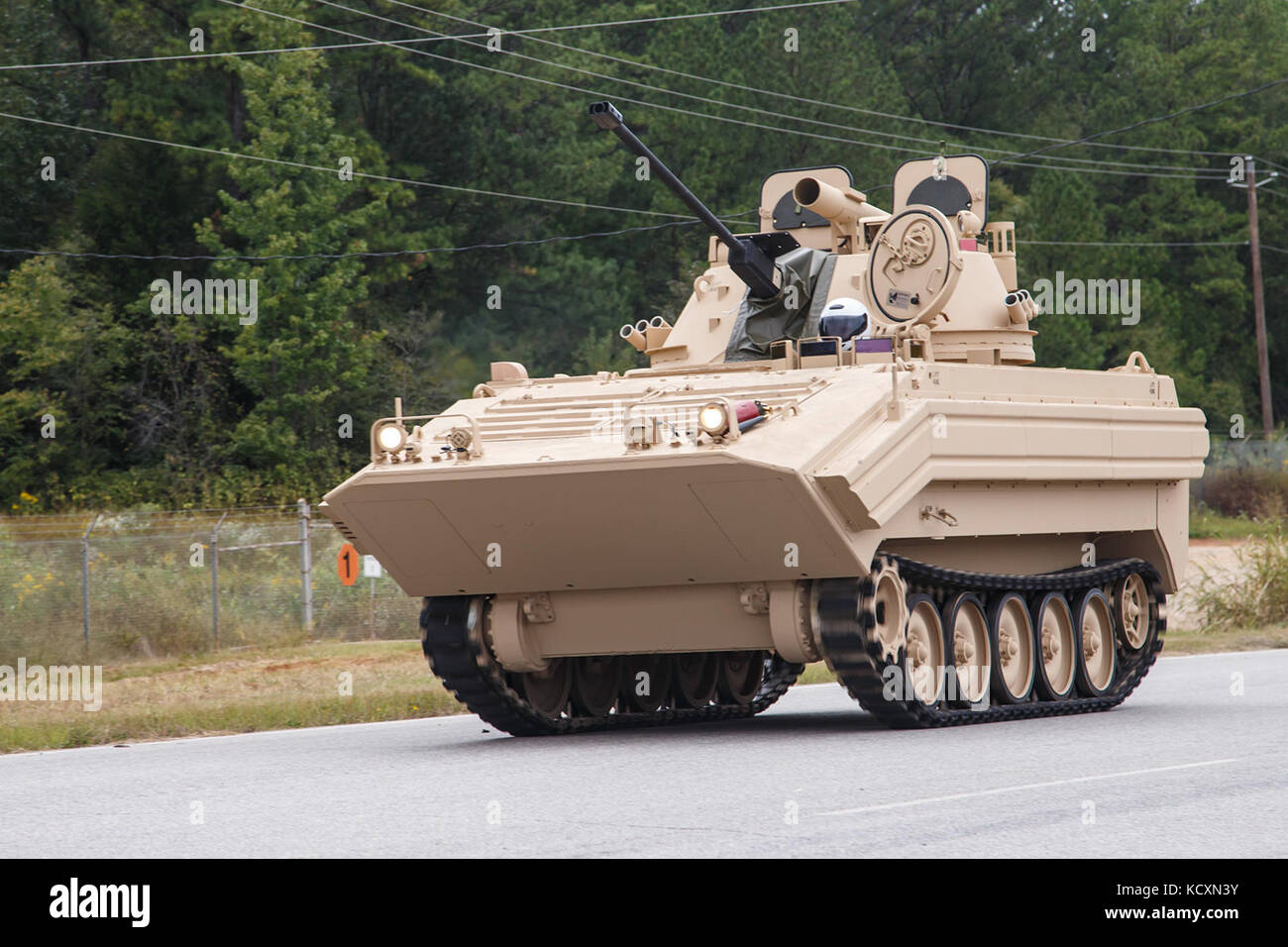 Bmp 2 hi-res stock photography and images - Alamy