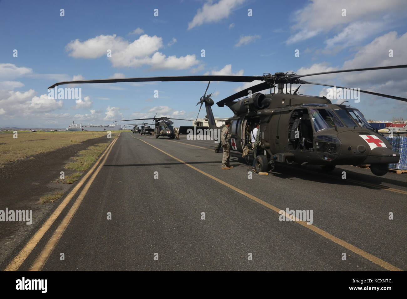 U.S. Soldiers assigned to 101st Combat Aviation Brigade (CAB), 101st ...