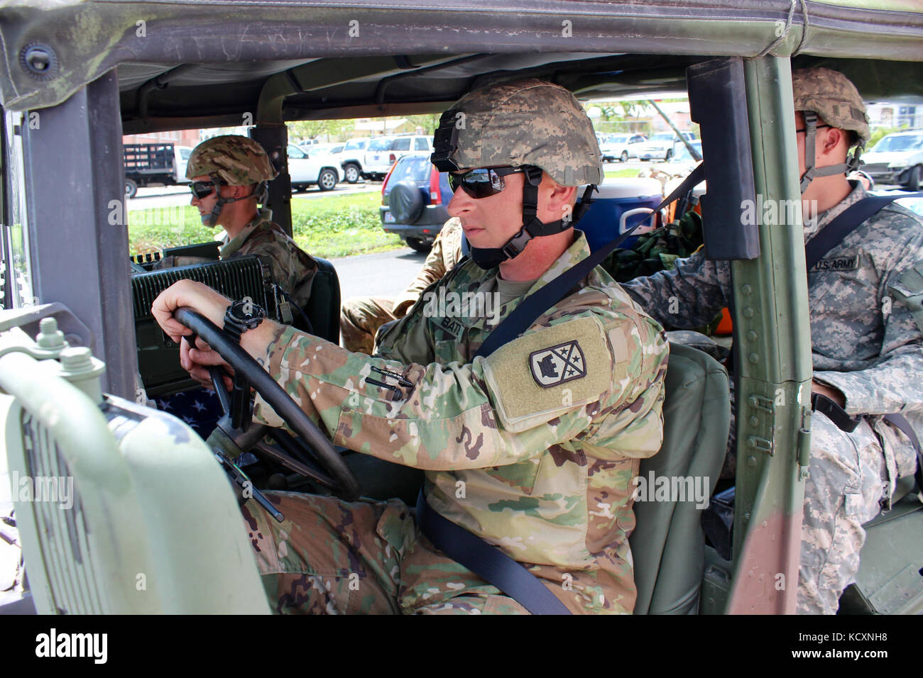 Members of the 252nd Military Police Company, Tennessee National Guard ...
