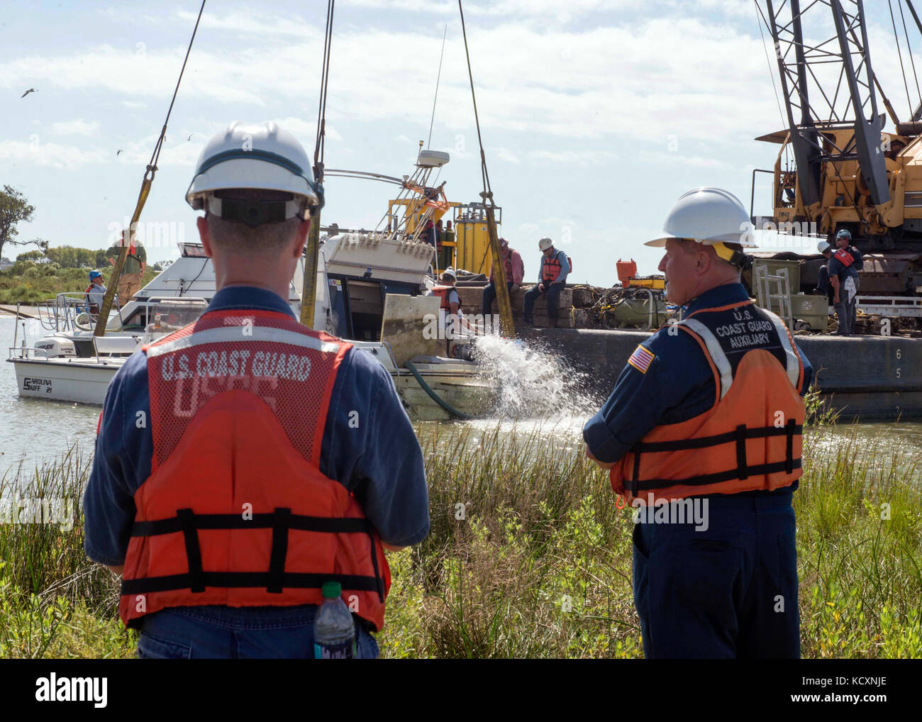 Petty Officer 1st Class Dave Irvin, left, and Chief Warrant Officer 3 ...