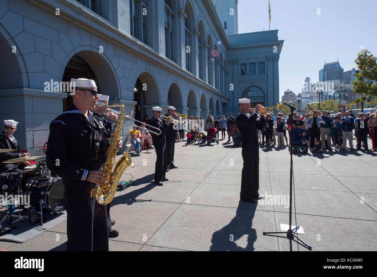 SAN FRANCISCO (Oct. 6, 2017) The 32nd Street Brass Band of Navy Band ...