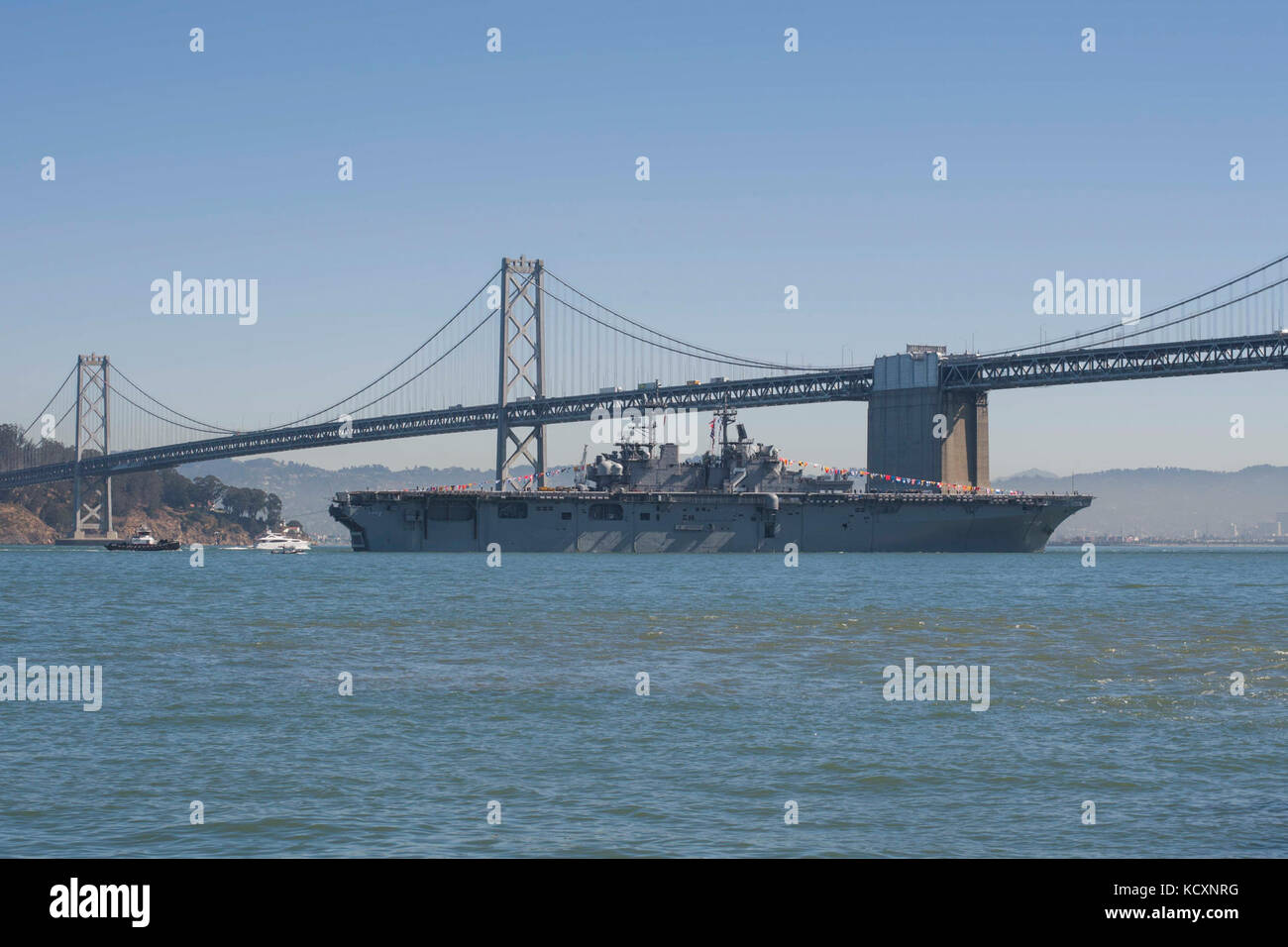 SAN FRANCISCO (Oct. 6, 2017) Wasp-class amphibious assault ship USS ...