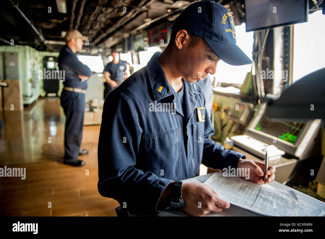 Uss new york lpd21 hi-res stock photography and images - Alamy