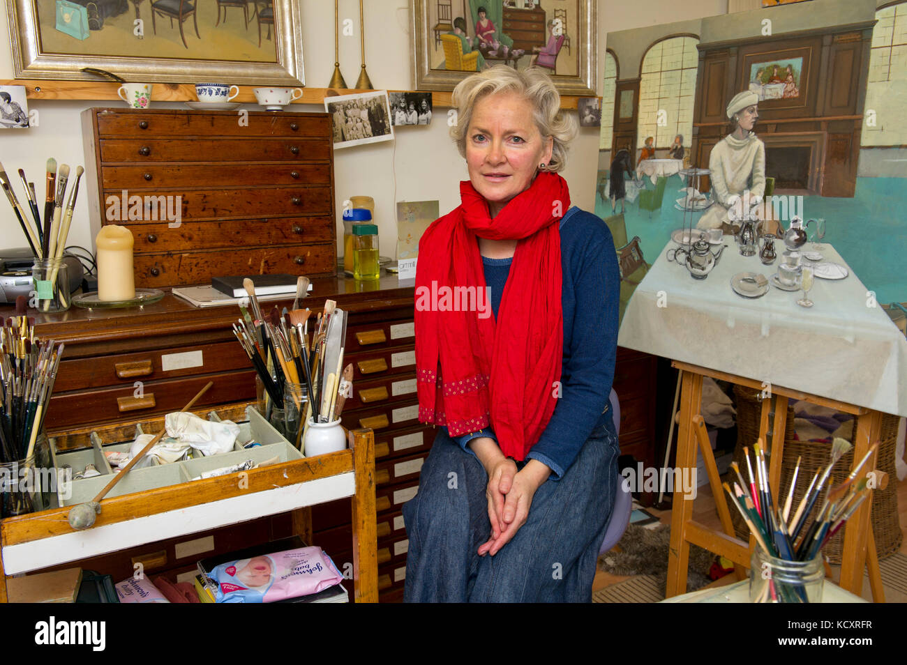 Painter Marcelle Milo-Gray and 'Lily' in her studio in Denbury, Devon ...